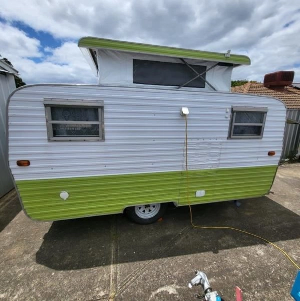 Millard poptop caravan